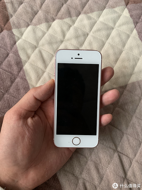 2016年发布的iPhone se一代，在2023年也实用的很__财经头条