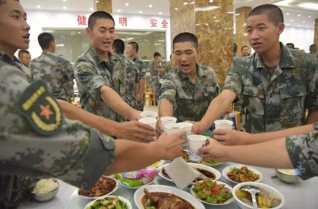 日本自卫队和韩军伙食哪个寒酸？印度：你们好歹吃的是阳间的食物|社交媒体|伙食|韩军_新浪新闻