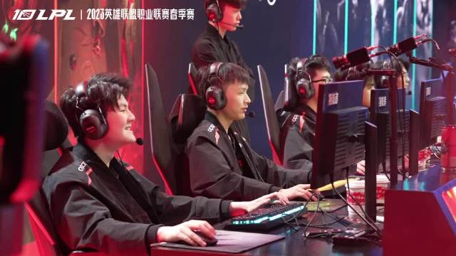 昨日赛后：H4cker发出与Care击掌请求|春季赛_新浪新闻