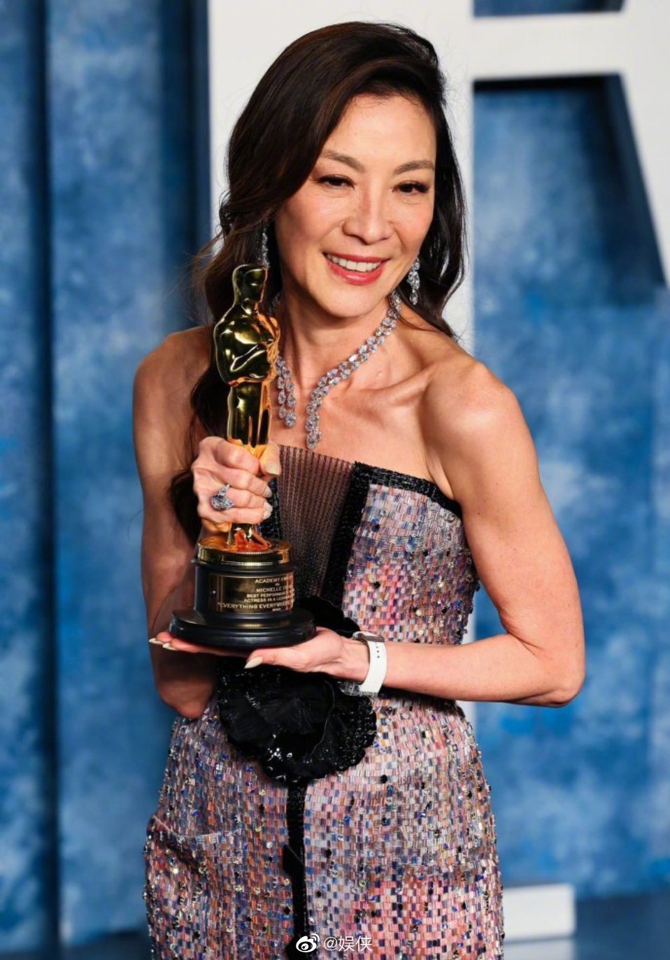 向太发文祝贺杨紫琼获奖，杨紫琼获奥斯卡影后杨实至名归