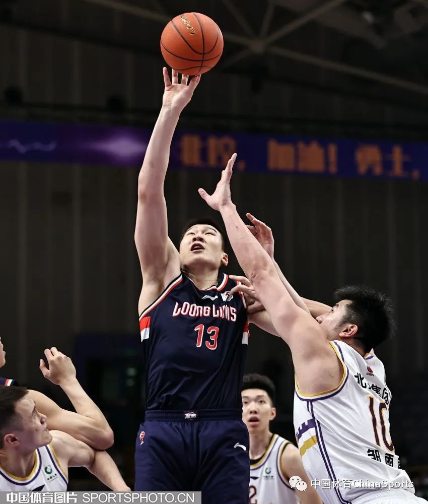 [图集]CBA常规赛第33轮 北京控股93比98不敌广州龙狮|广州龙狮|北京|陈盈骏_新浪新闻