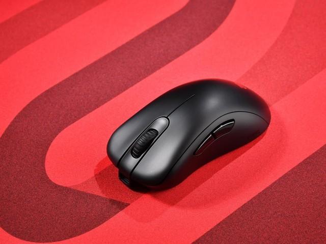 ZOWIE GEAR EC1-CW无线电竞鼠标：优秀的无线体验__财经头条