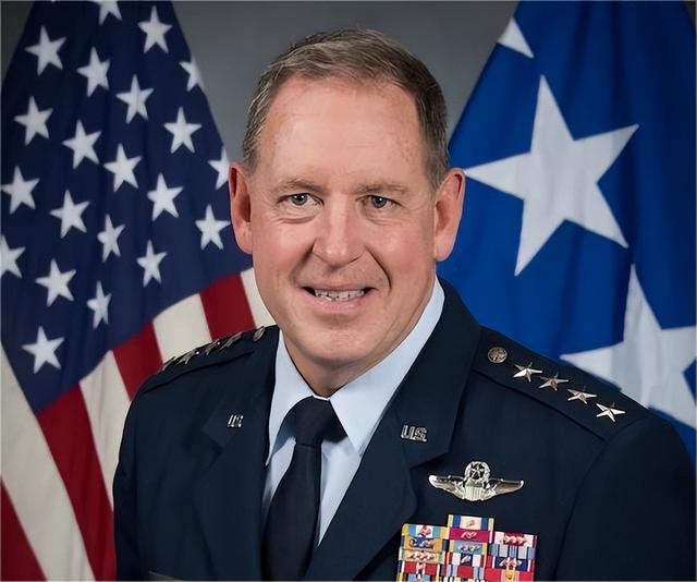 俄乌冲突爆发1年，美俄在黑海突发撞机，注意2点美恐在为乌救火