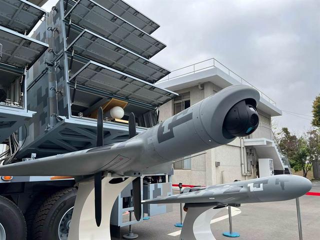 台“中科院”展示多种无人机，称“台版弹簧刀”面对解放军登陆具备反制能力|无人机|中科院|卫星定位_新浪新闻