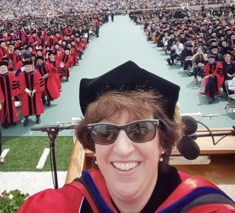 创造历史！中国女留学生当选美国大学校长！她的传奇值得一个热搜！