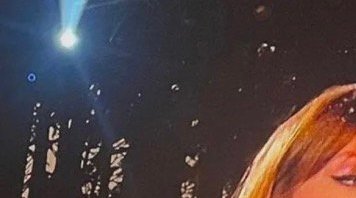 Taylor Swift《tis the damn season》巡演完整版Live 《evermore》_新浪新闻