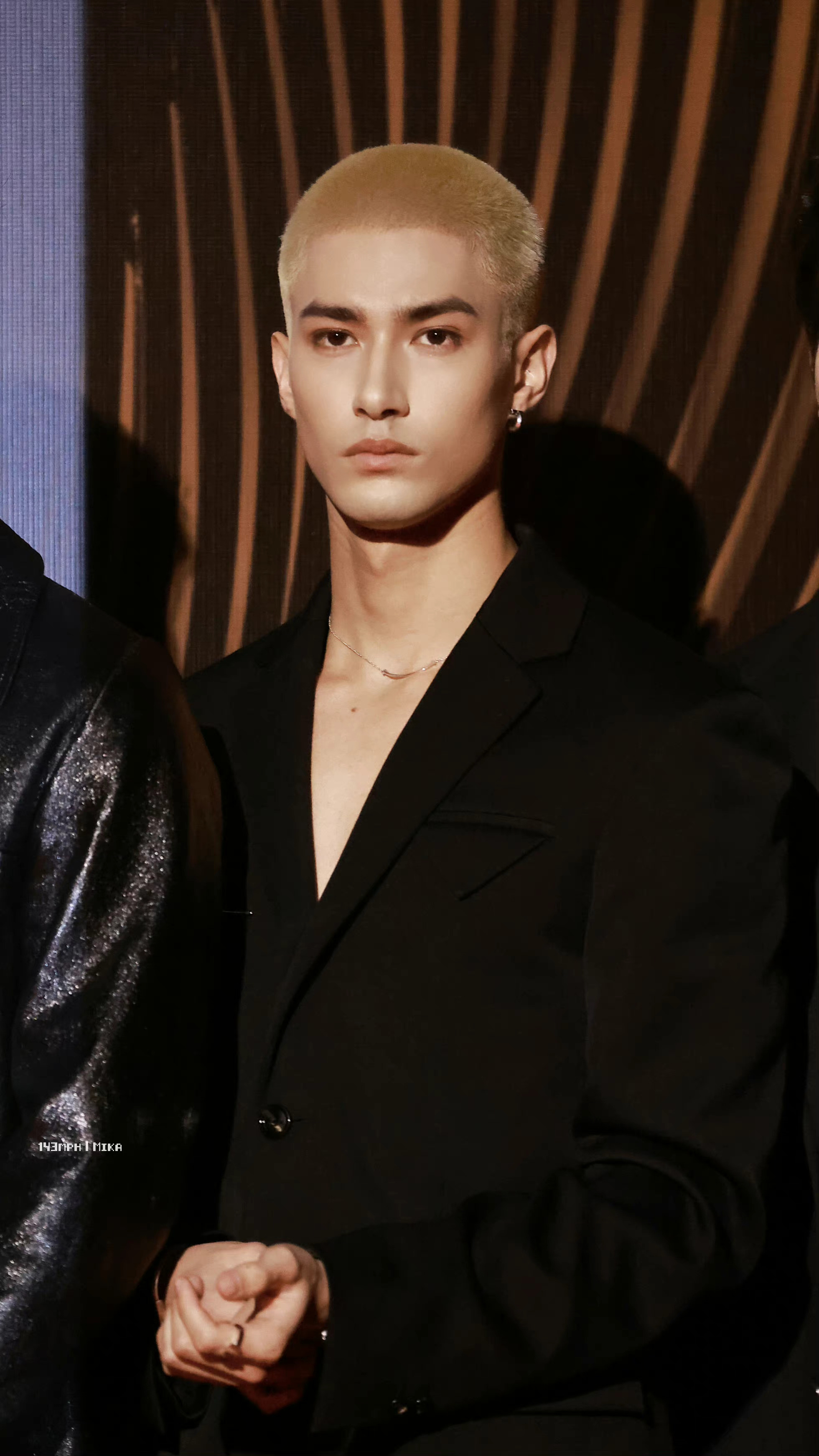 米卡看房路透🈶️！听说看了8套房子，目前还没有选好！|房子|音乐作品|衣服_新浪新闻