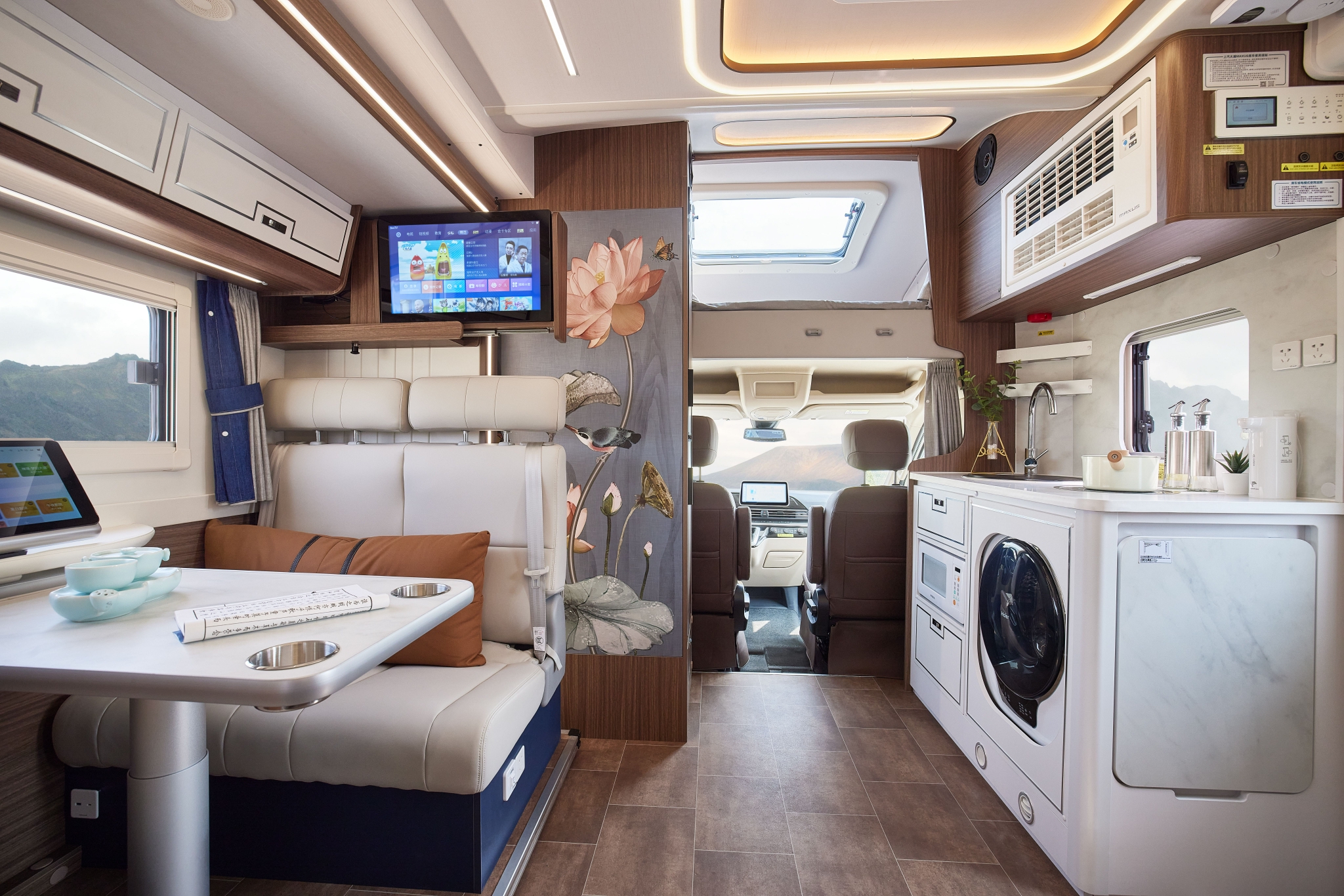 39.18万起售 上汽大通MAXUS V100系列/旅行家EV90上市__财经头条