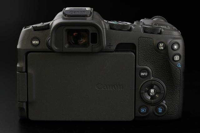 专业高画质 超轻万元全画幅专微EOS R8评测