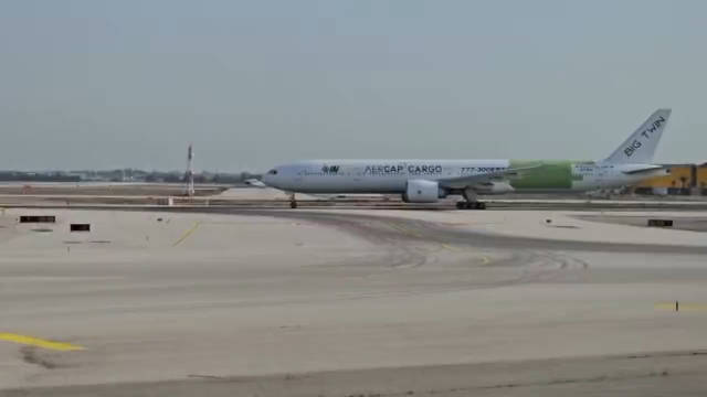 全球首架777-300ERSF顺利首飞|以色列_新浪新闻