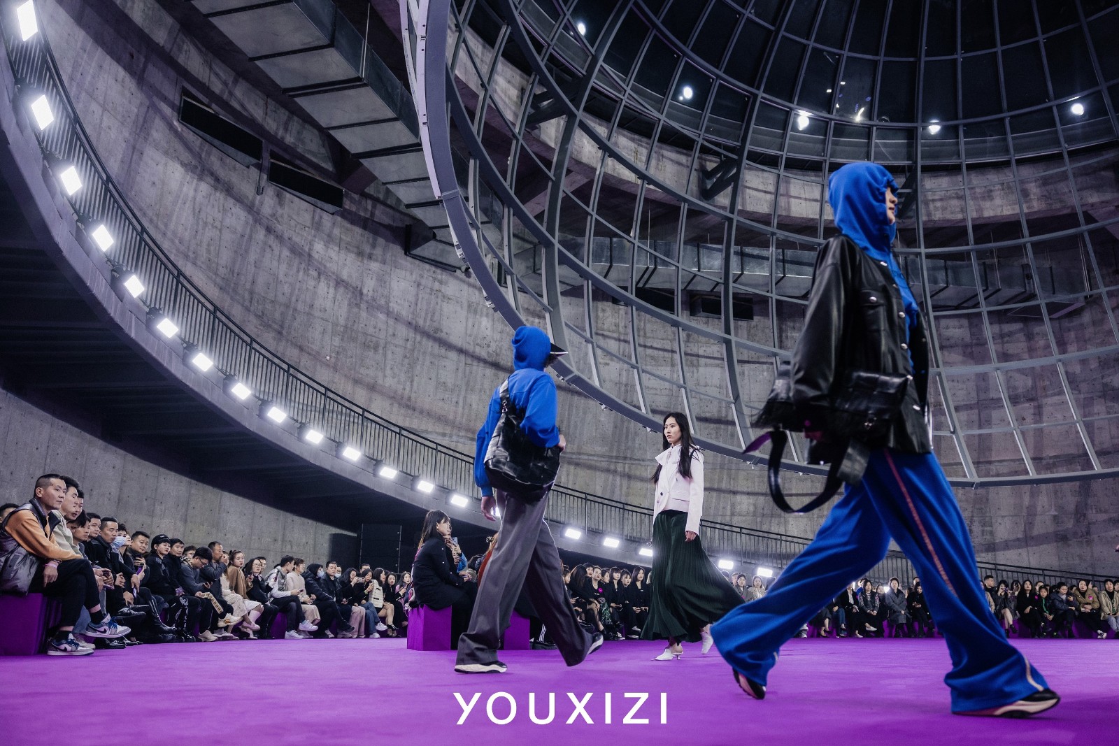 “逐光拾影” YOUXIZI尤西子 23秋季大秀，加速破圈，独领风口__财经头条