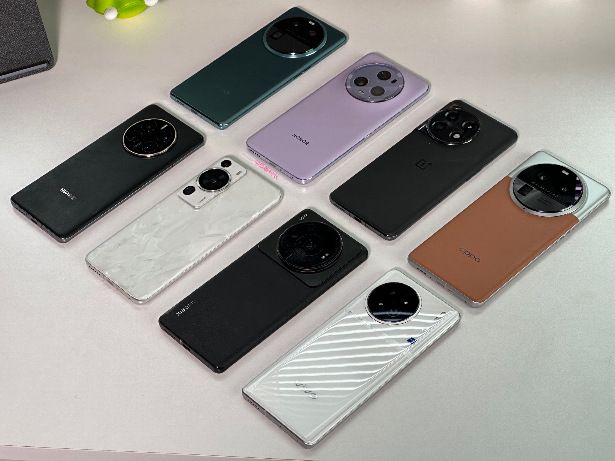 大圆环镜头模组手机合影，各位感受一下，同为圆形……|镜头_新浪新闻