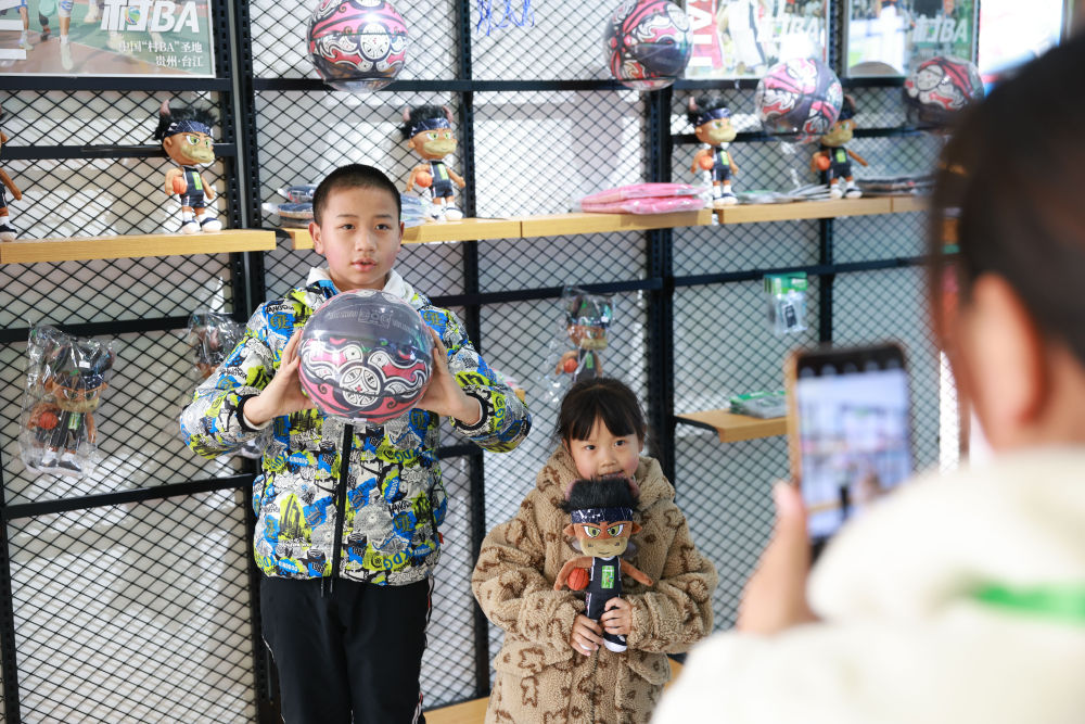 贵州黔东南州台江县台盘村“村BA”篮球总决赛来了_手机新浪网