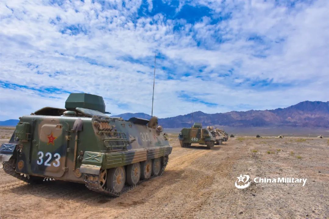 四对轮的63式装甲运兵车，曾经潜力无限，拥有30多种变体车辆