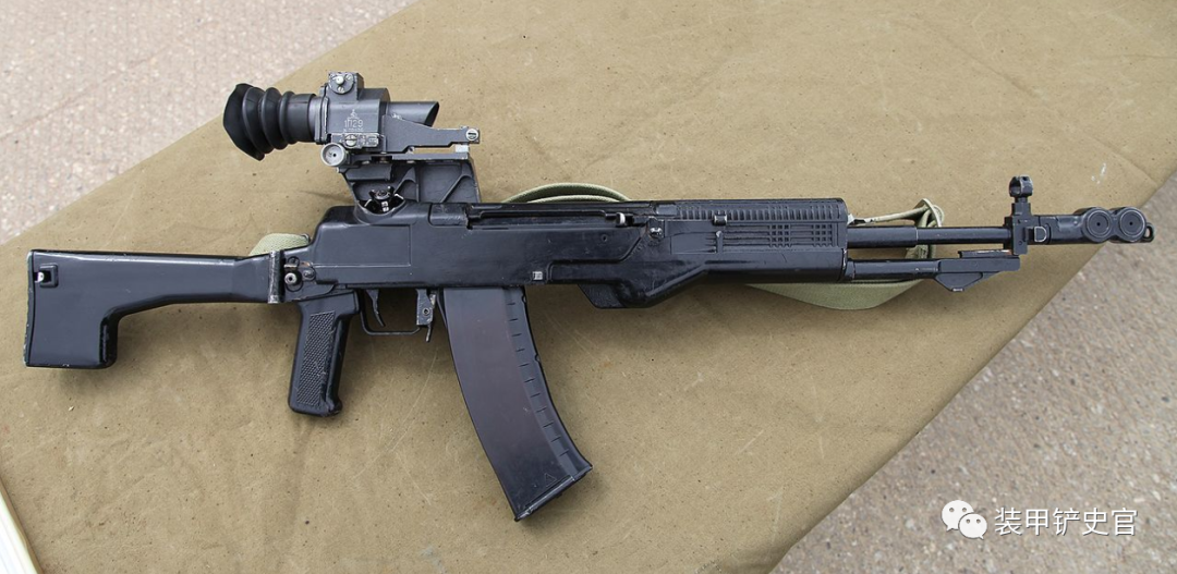一枪两弹的“暴击”步枪现身俄乌战场，曾被视为AK-74的替代枪型