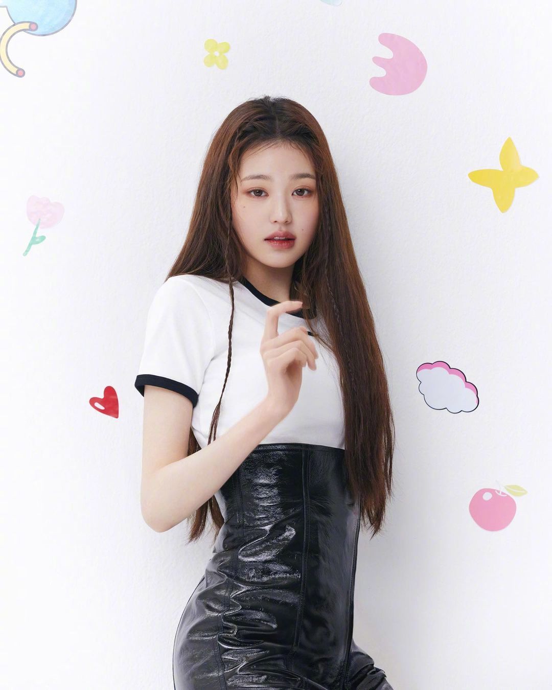 张元英INS更新|张元英_新浪新闻