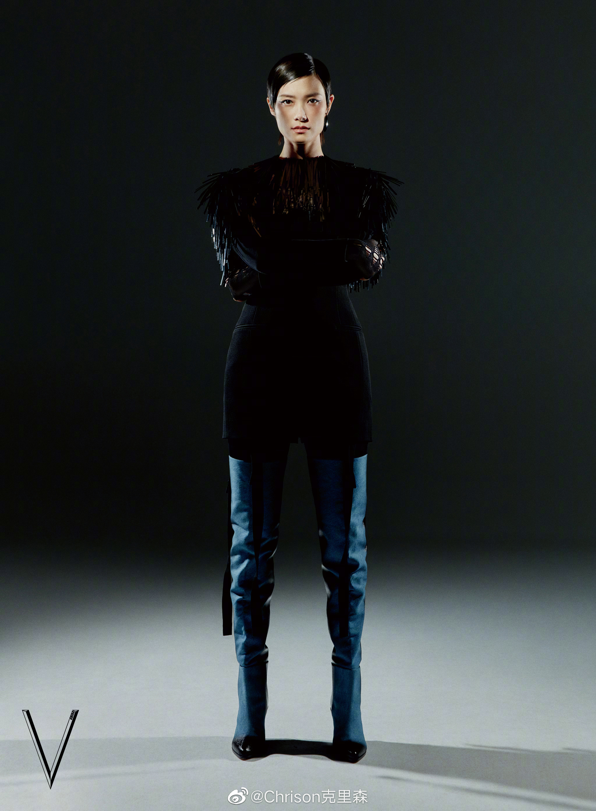 V Magazine中文版曝光了创刊号封面……