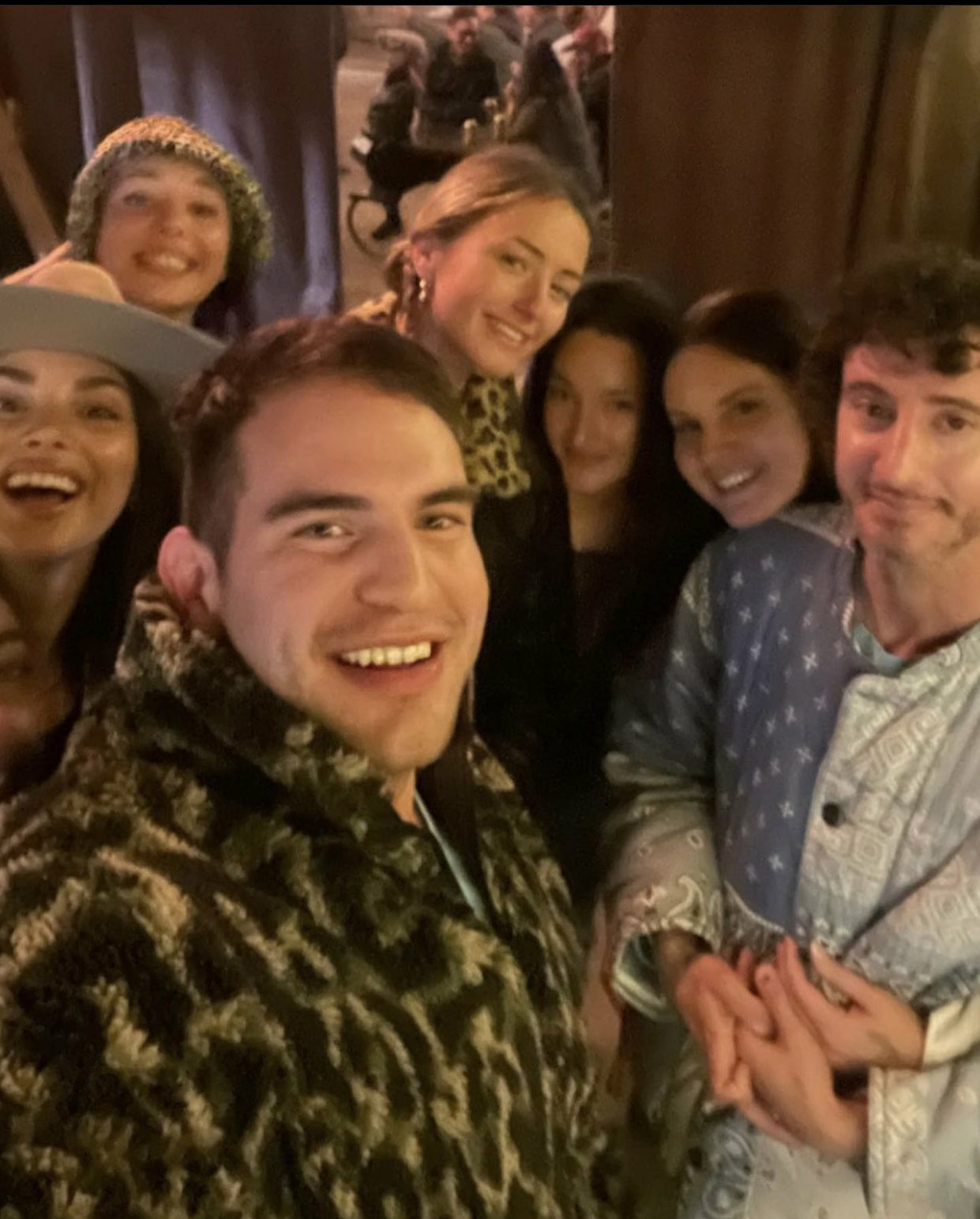 OMG！据Billboard获悉，拉拉打雷和Evan Winiker订婚了！|拉拉|Billboard|埃文_新浪新闻