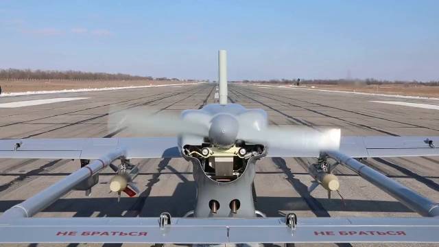 俄罗斯“ 前哨”-R 无人机挂载两枚KAB-20精确制导炸弹|俄罗斯|无人机_新浪新闻
