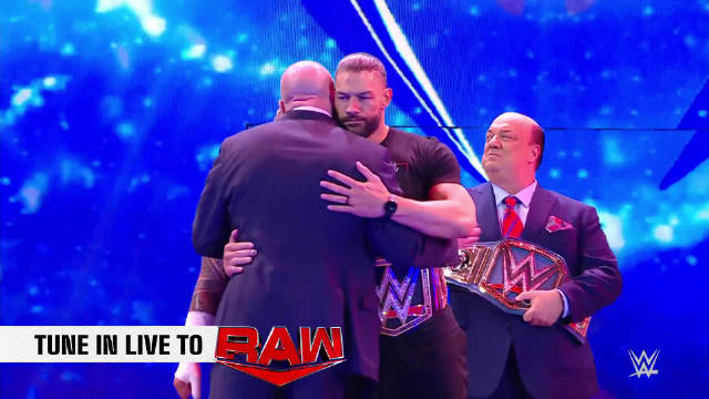 第1558期 最毋庸置疑WWE全球冠军 @罗门伦斯RomanReigns 驾到☝️|罗门伦斯|WWE_新浪新闻