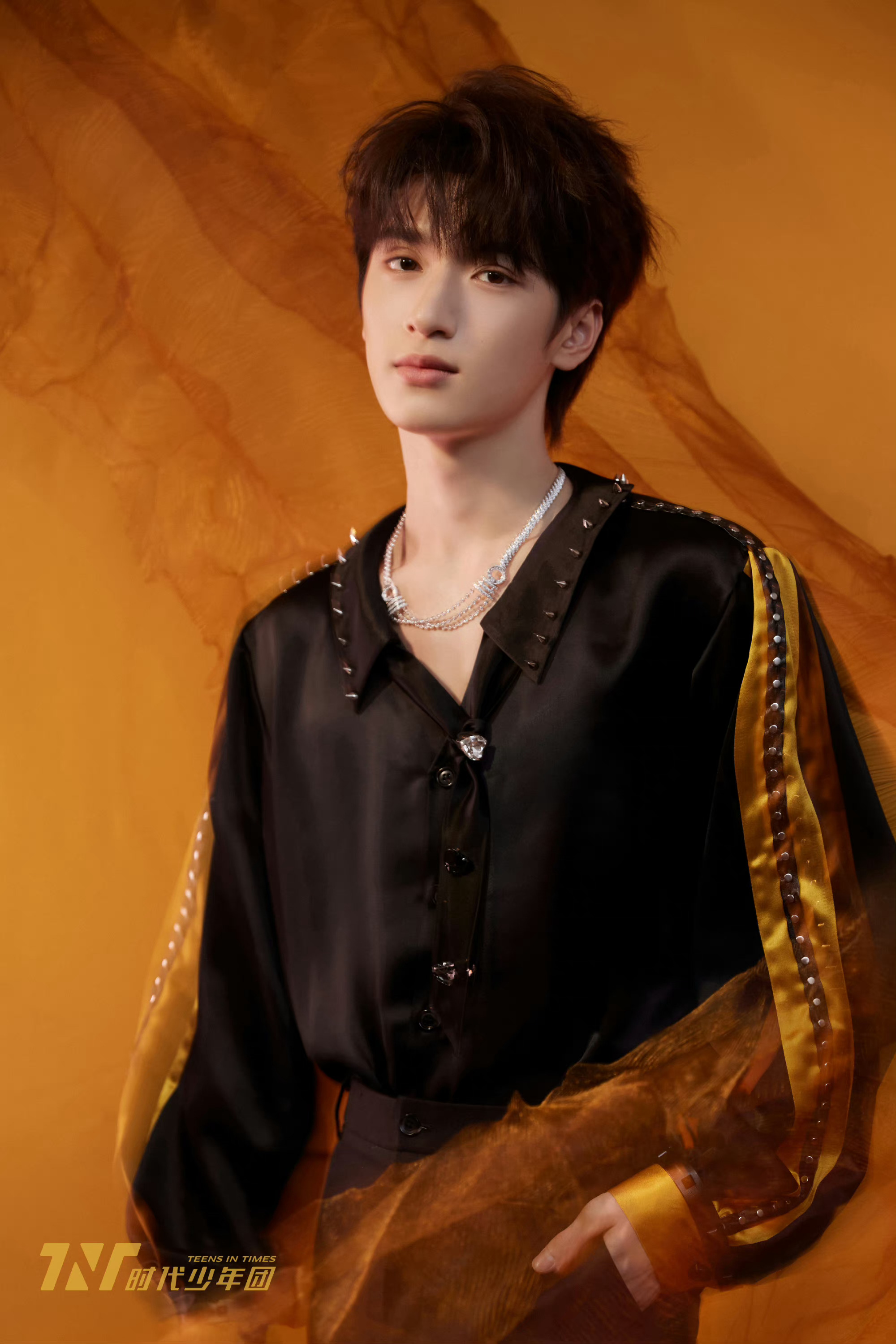 严浩翔官宣加盟极限挑战第九季 和浩翔一起向全新挑战出发……