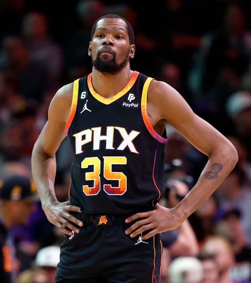 杜兰特接受福克斯体育记者Melissa Rohlin采访……|杜兰特|福克斯|体育_新浪新闻