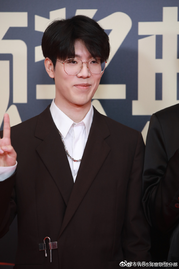 分享现场返图 十大选手TheShy 踏足巅峰，守其初心，独旷世以秀群