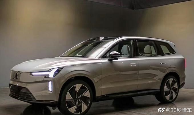 4月16日，沃尔沃全新纯电旗舰SUV EX90迎来了中国首秀……-新浪汽车