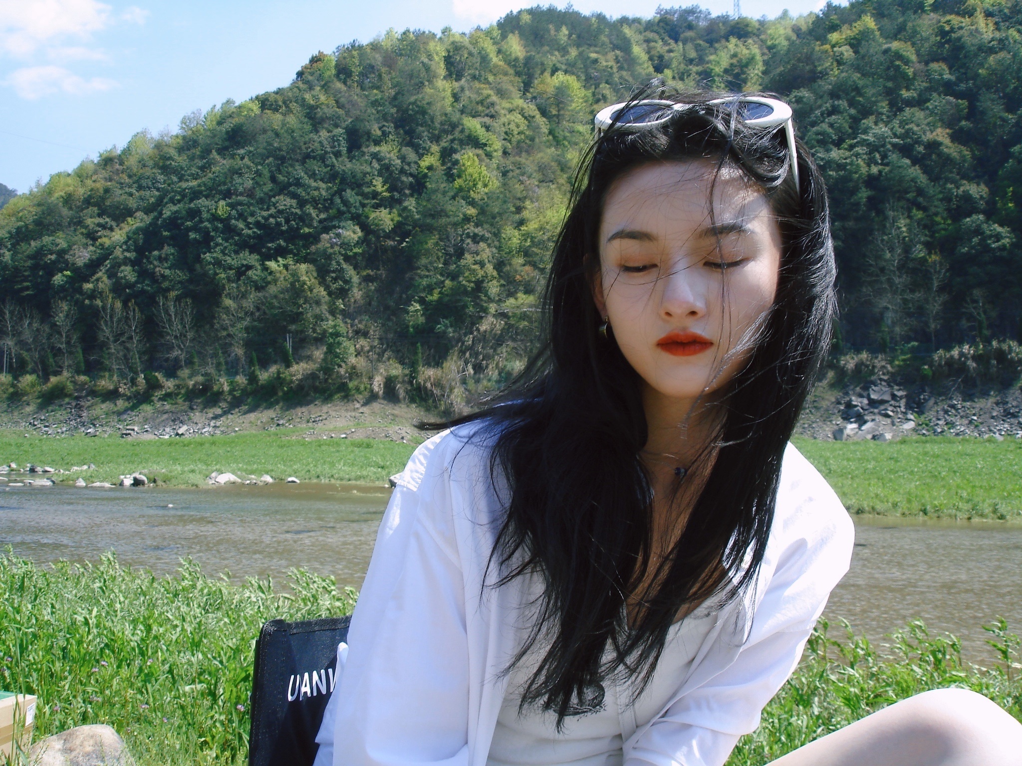 让平淡的日子发光发热。跟着祖鹅@宋祖儿lareina 开启元气周一吧|宋祖儿|鹅|发光_新浪新闻