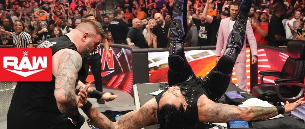 RAW｜罗门家族竟和地狱判官展开短期合作|雷尔_新浪新闻