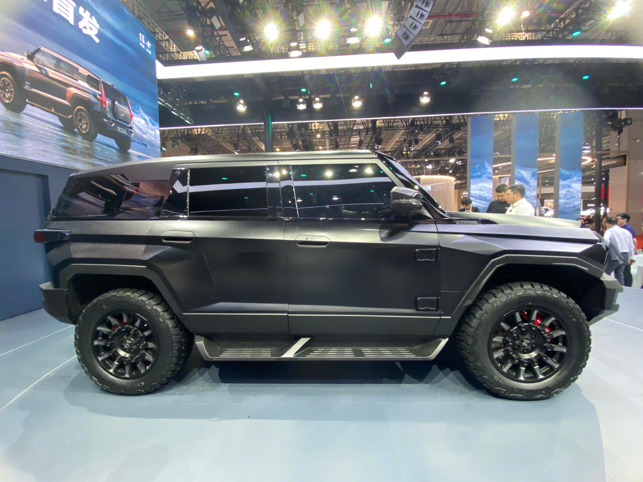 猛士917在 全球首发，限量发售1687辆……-新浪汽车