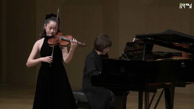 Roa Lee小提琴演奏：瓦克斯曼《卡门幻想曲》|卡门幻想曲_新浪新闻