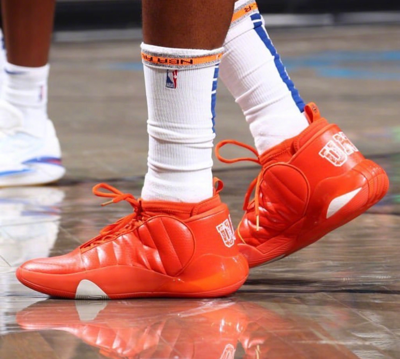 季后赛首轮第三场上脚～ 库里 Under Armour Curry 2 Flowtro……|季后赛|斯蒂芬·库里_新浪新闻