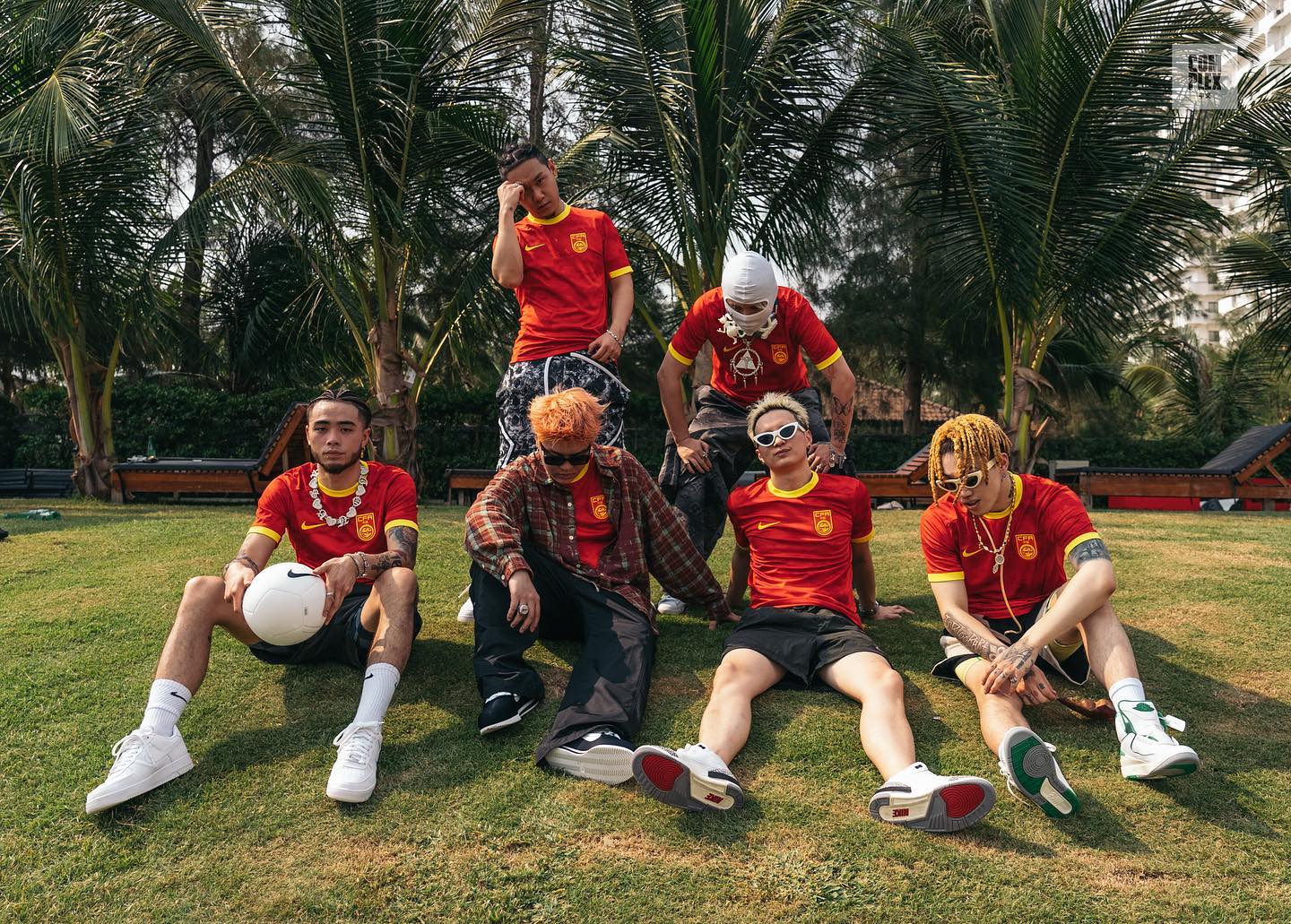 全球顶流 Rapper 同台比鞋！TS 屈居第二！有双鞋杀疯了！