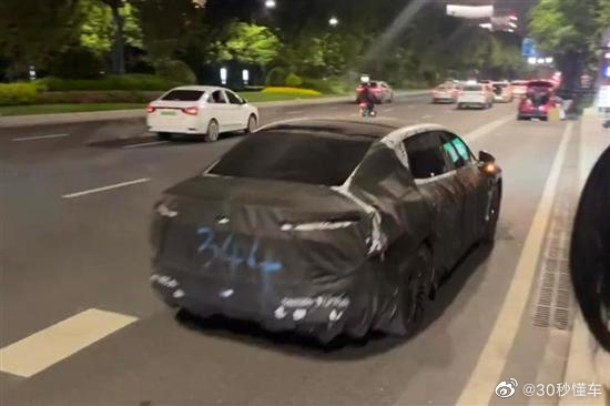 极氪CS1E最新谍照曝光 定位纯电中型轿车 近日……-新浪汽车