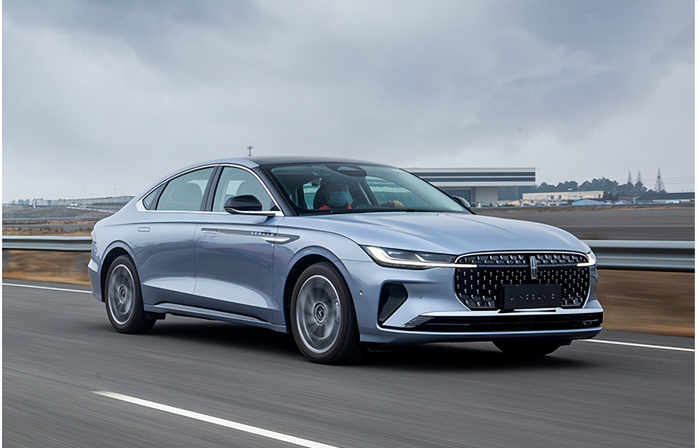 林肯Z vs奥迪A4L新老豪华强势对决，你选谁？__财经头条