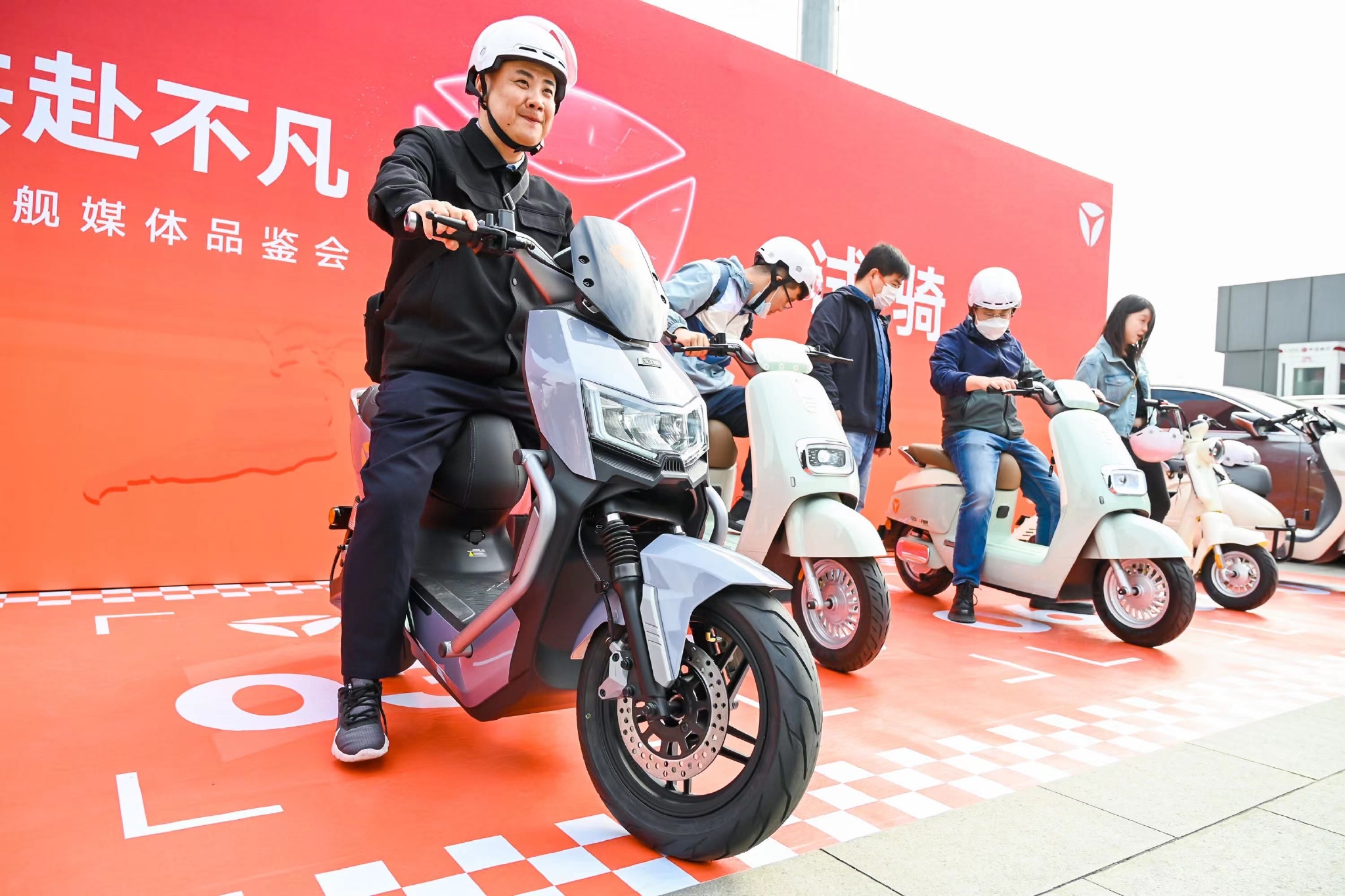 科技赋能产品不断升级，雅迪冠能系列再迎新突破！__财经头条