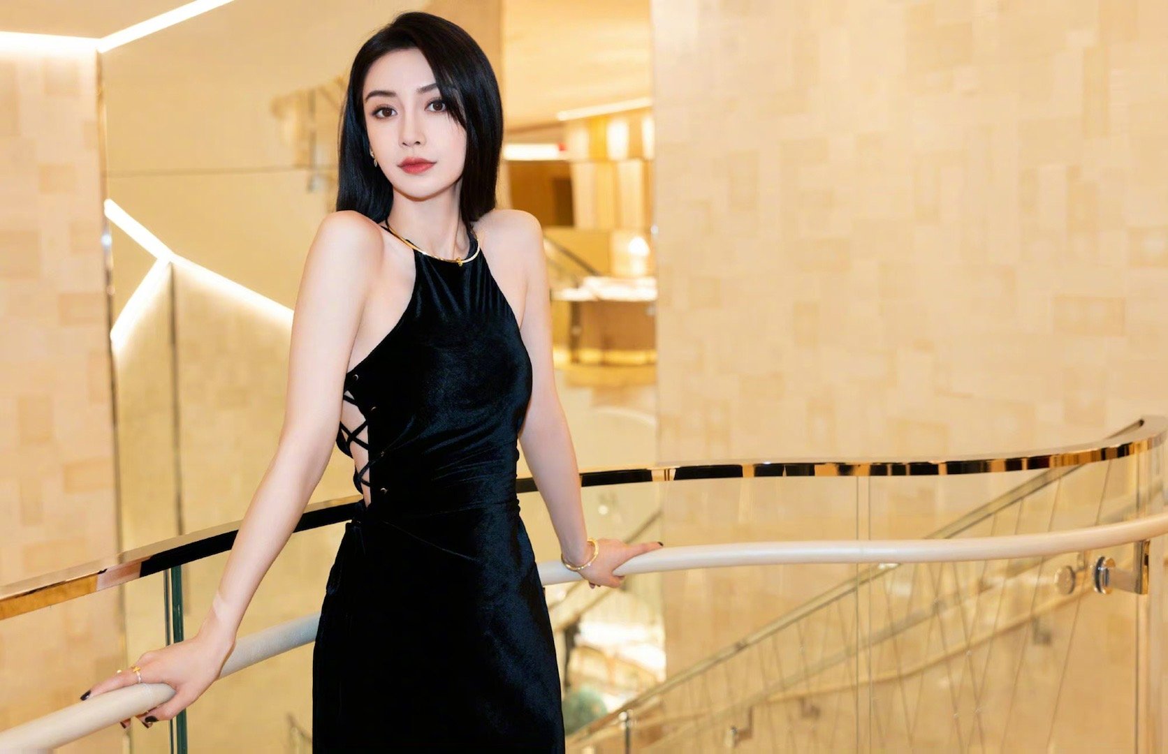 Angelababy 纽约活动最新造型……|纽约|Angelababy_新浪新闻