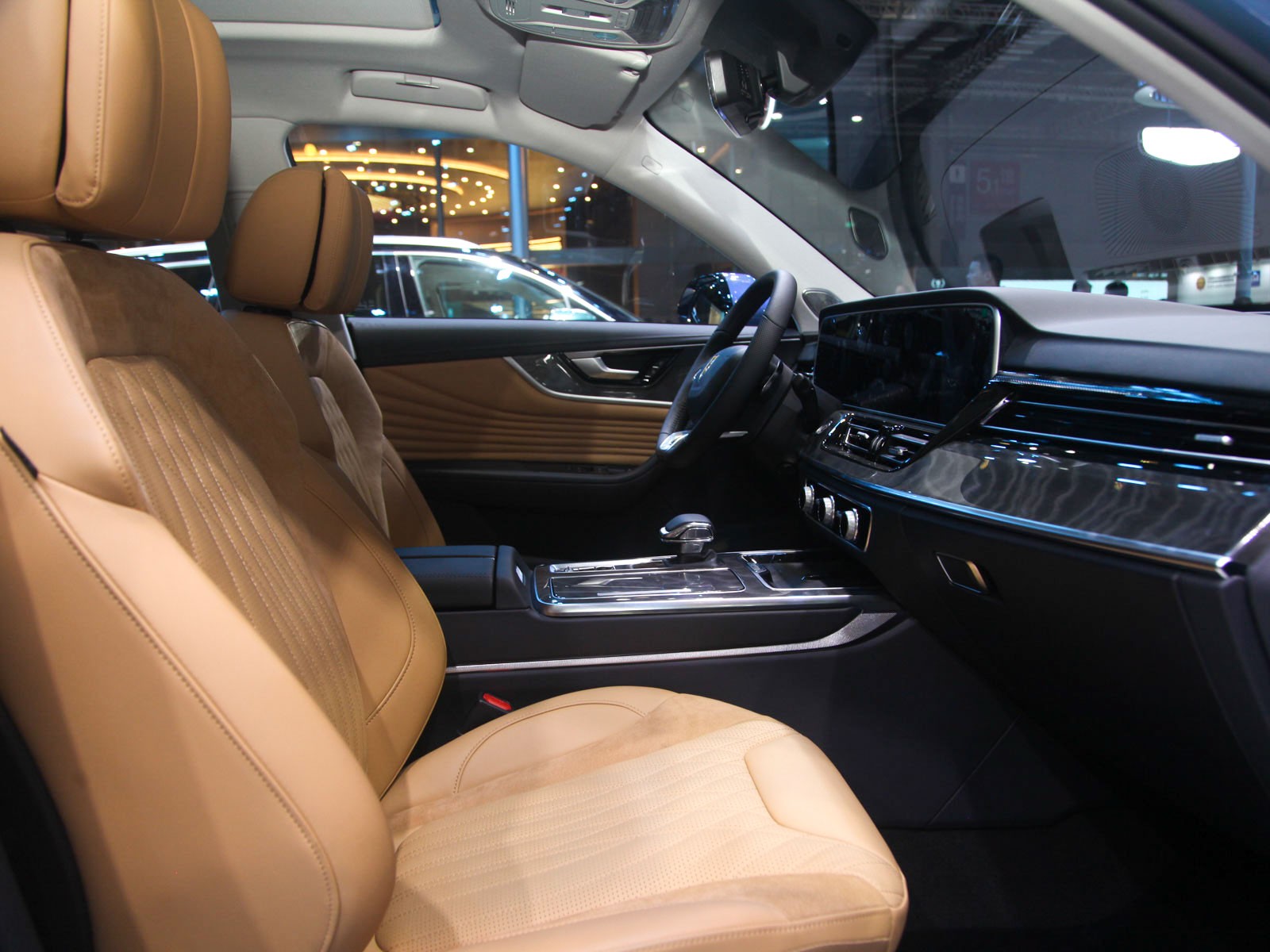 新款红旗HS5将于5月21日上市 前脸造型向H9靠拢-新浪汽车