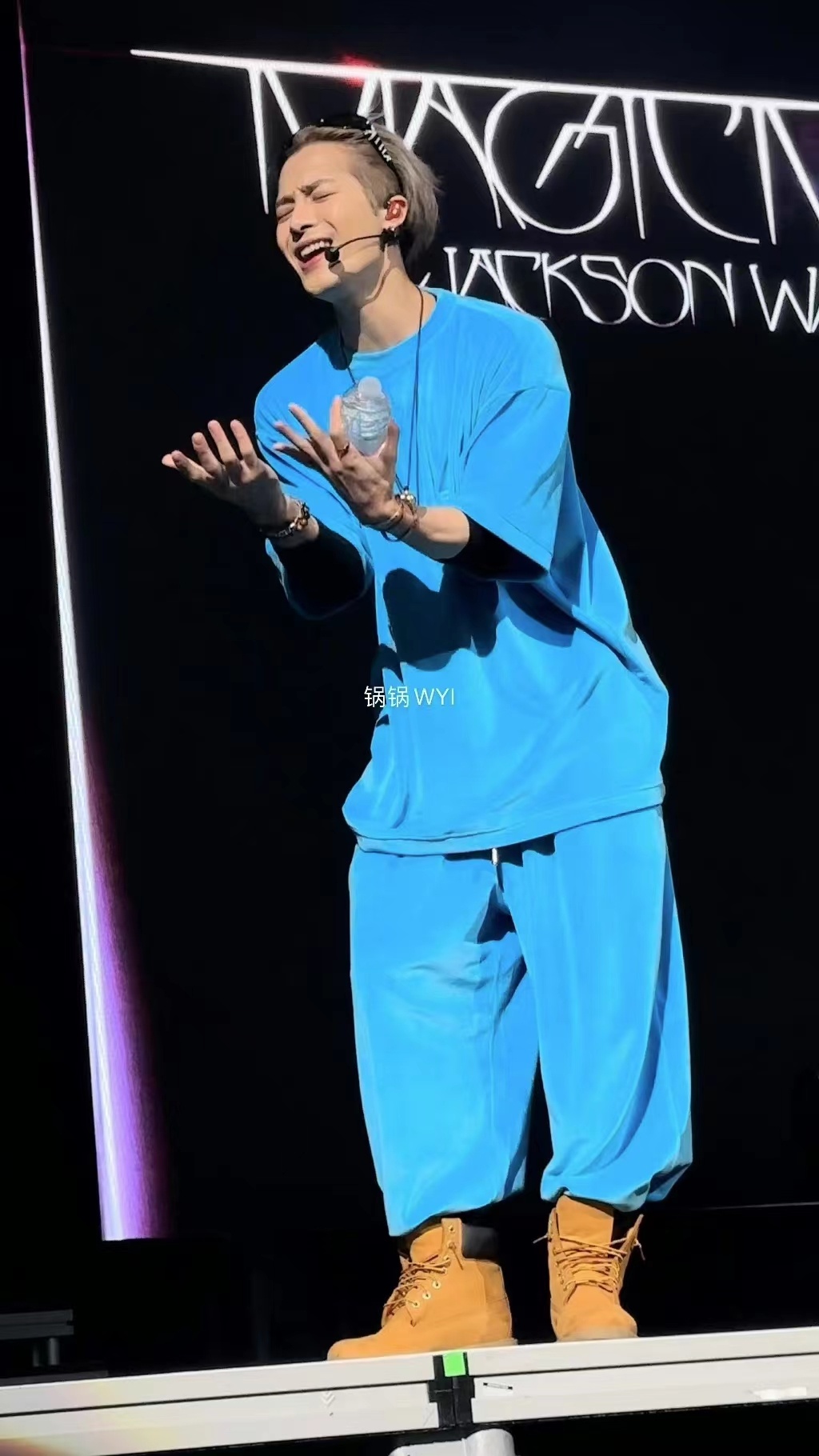 王嘉尔芝加哥演唱会饭拍真的好帅气啊……|芝加哥|王嘉尔|演唱会_新浪新闻