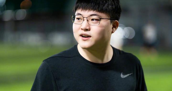 Uzi又要成“一哥”？这一次重归虎牙直播，人气有望再度巅峰！|Uzi|lpl_新浪新闻