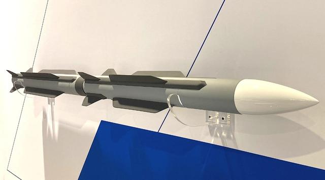 美军新导弹对标中国同类武器，领先世界的美国，反过来追赶我们？