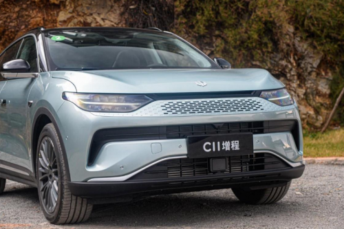 深蓝S7中配版和零跑C11增程285舒享版续航大比拼-新浪汽车