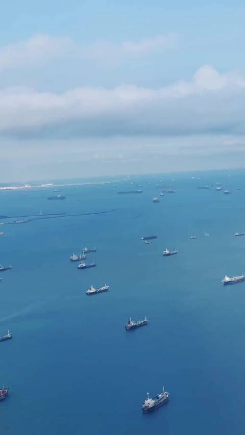 当你亲眼看到地理课本上的“马六甲海峡”……|地理_新浪新闻