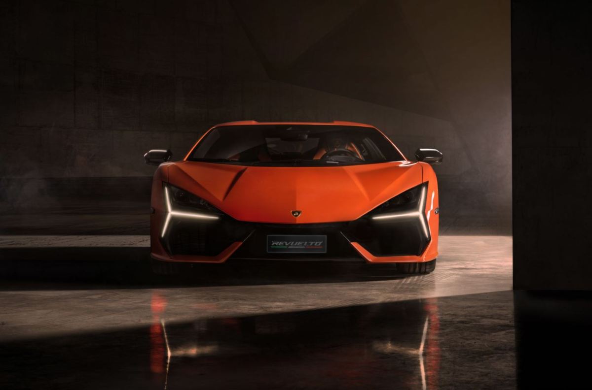 采用V12插混动力 兰博基尼Revuelto售629.4994万-新浪汽车