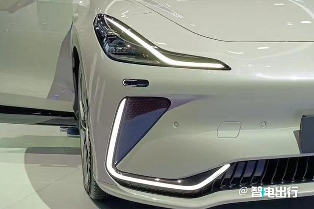 智己LC5内饰曝光！配LS7同款升降屏 搭上汽全新智驾-新浪汽车