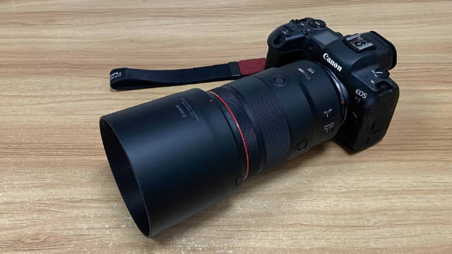 佳能RF135 1.8和RF85 1.2，哪一支镜头才是你心中的人像王?_新浪新闻