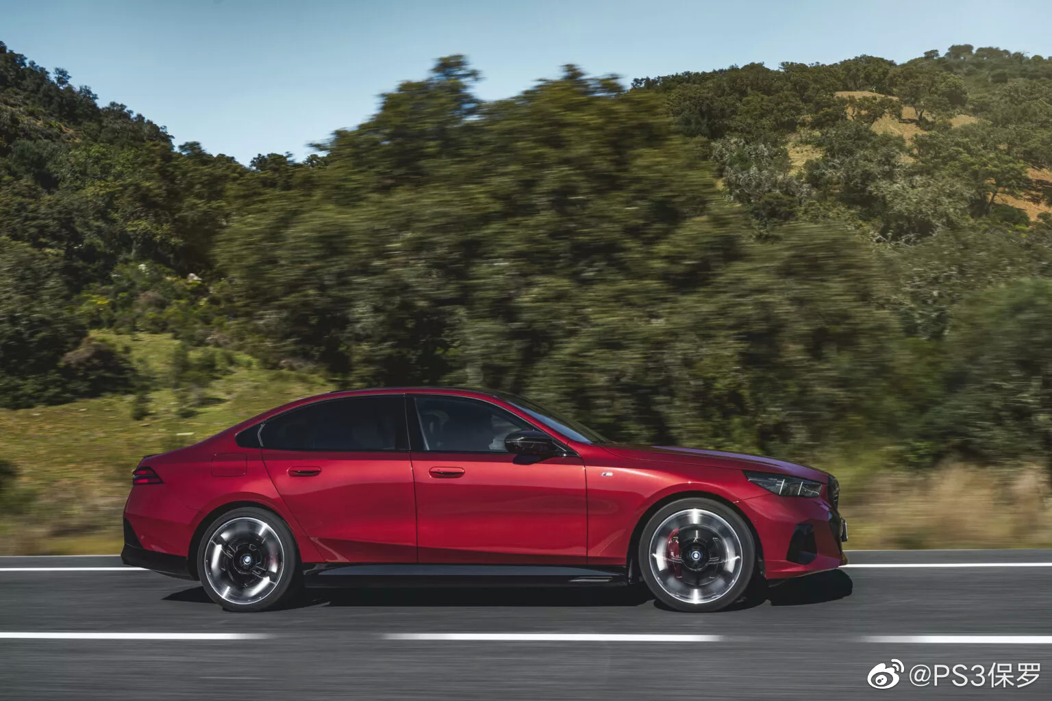 全新一代宝马5系/i5发布: CLAR平台，汽油版520i/530i 2.0T四缸……-新浪汽车