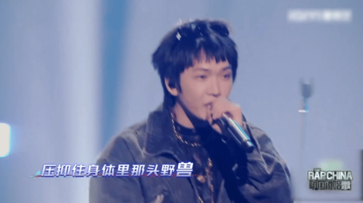 看到TizzyT再次来到这个舞台，谁的青春回来了！|中国_新浪新闻