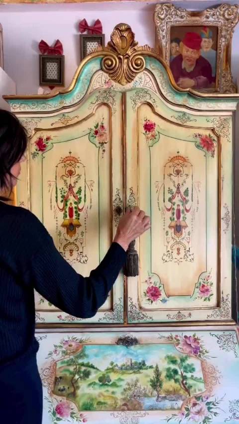 打开门就是另一个世界🌤️ 微缩艺术家Aida Pra Martin|艺术家_新浪新闻